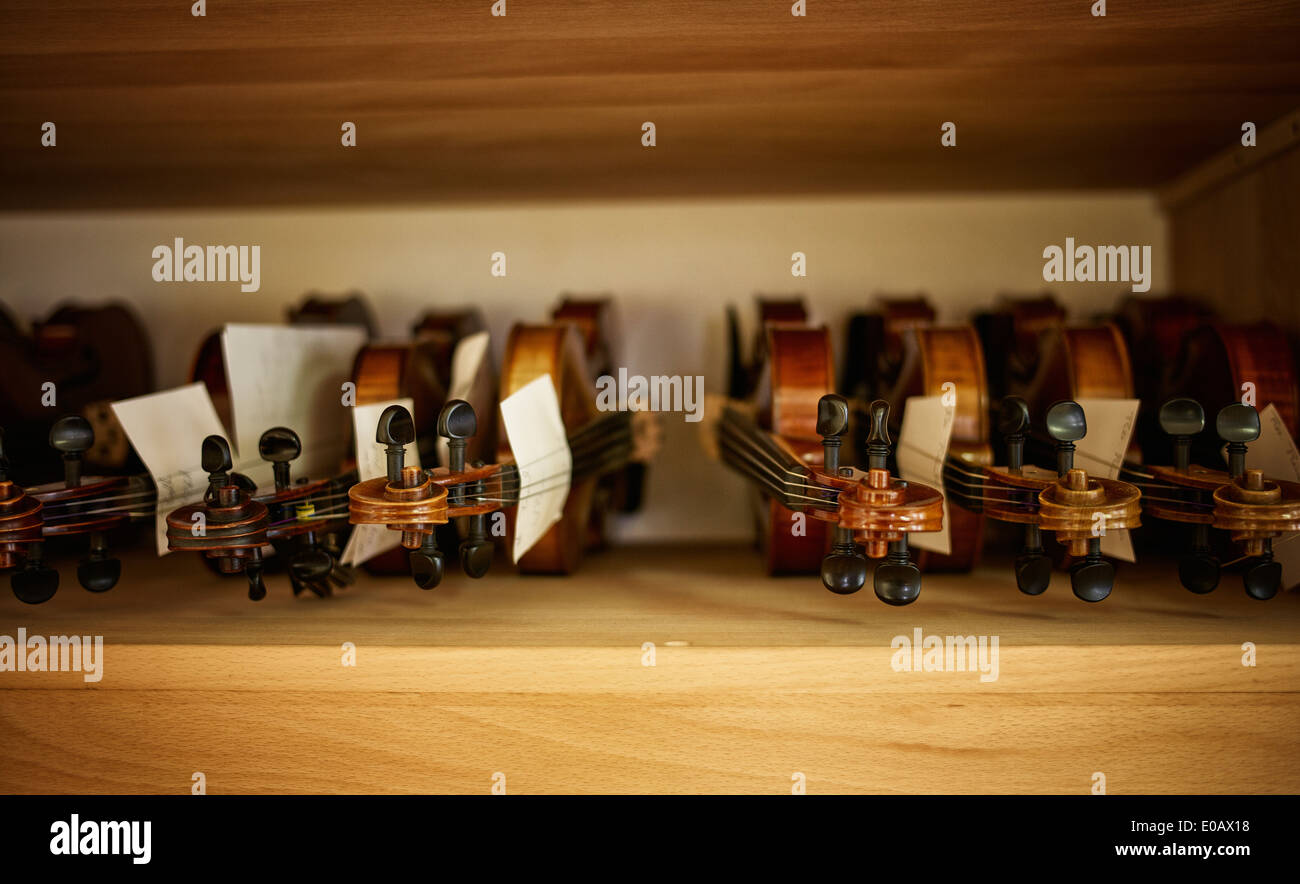 Repairing violins hi-res stock photography and images - Alamy
