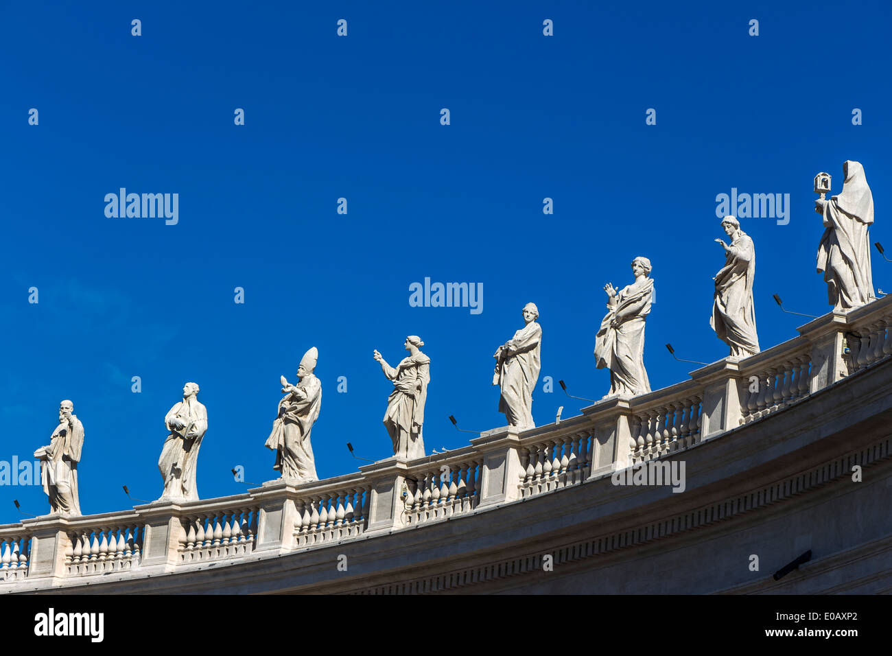 Italy, Rome, Figures of saints at St. Peter's Basilica Stock Photo - Alamy