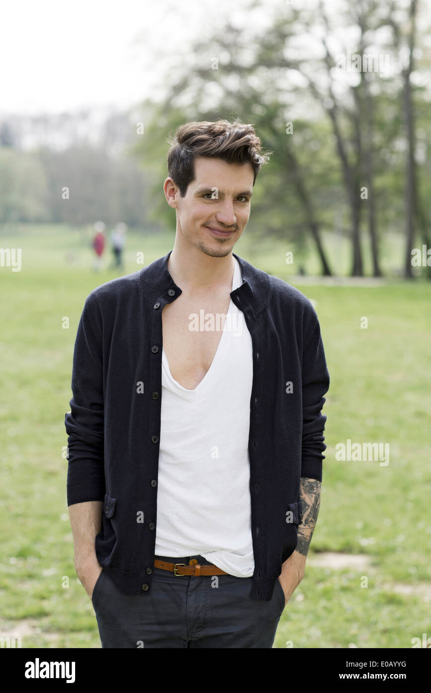 Dimple chin man hi-res stock photography and images - Alamy