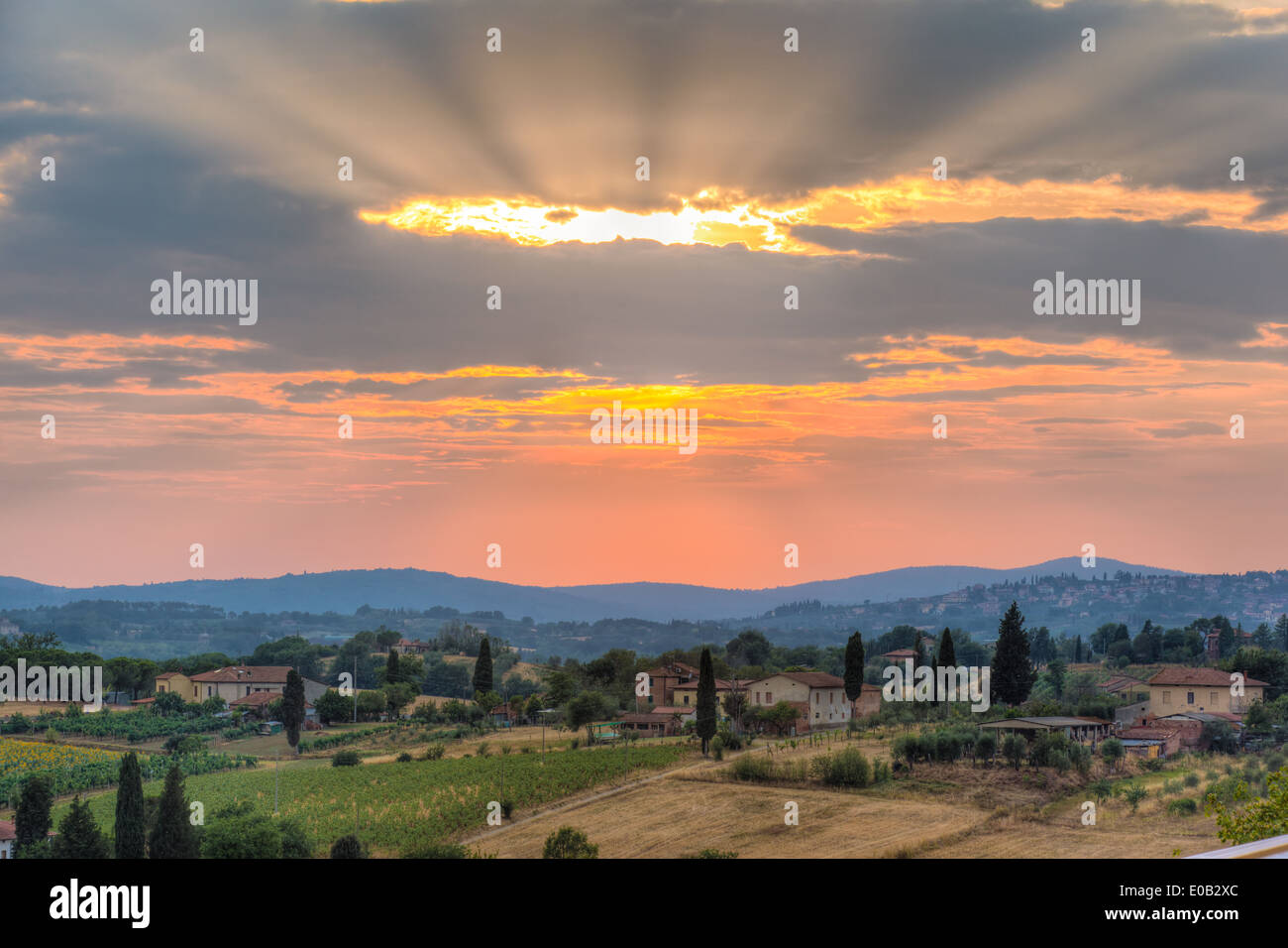 a majestic sunset in a rural zone of tuscany with vibrant colors Stock ...