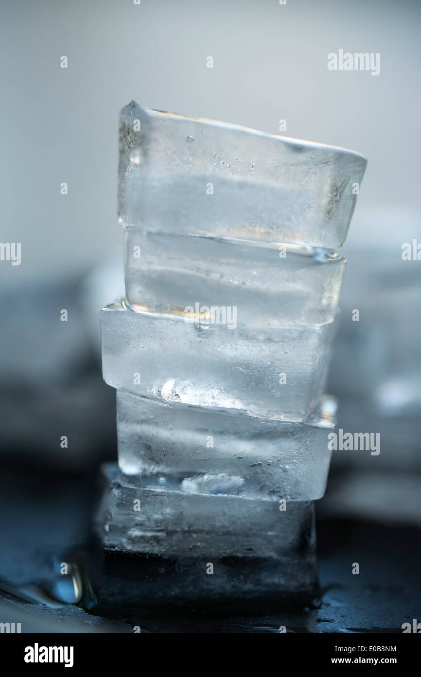 Stack of four ice cubes hi-res stock photography and images - Alamy