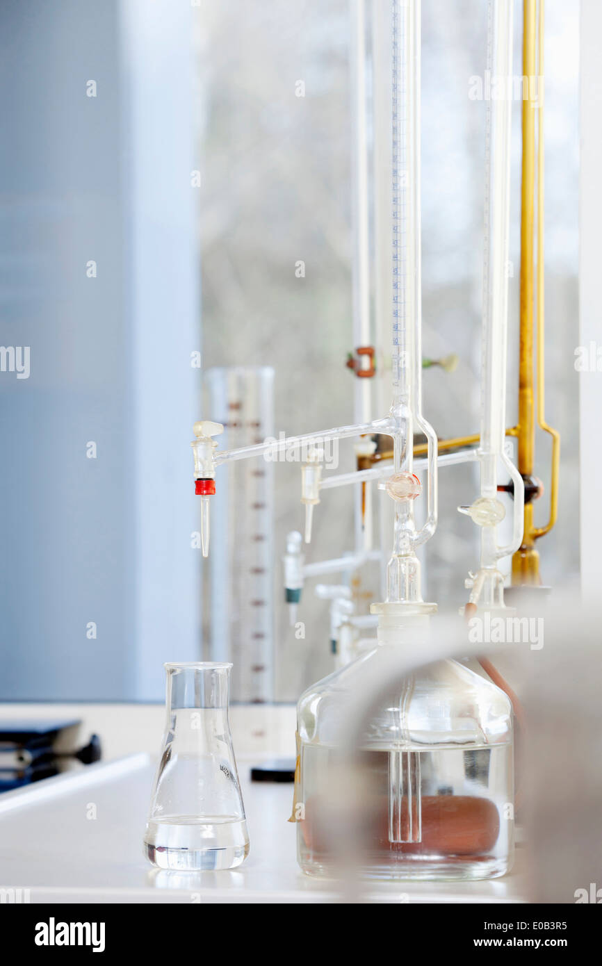 Burettes in chemical laboratory hi-res stock photography and images - Alamy