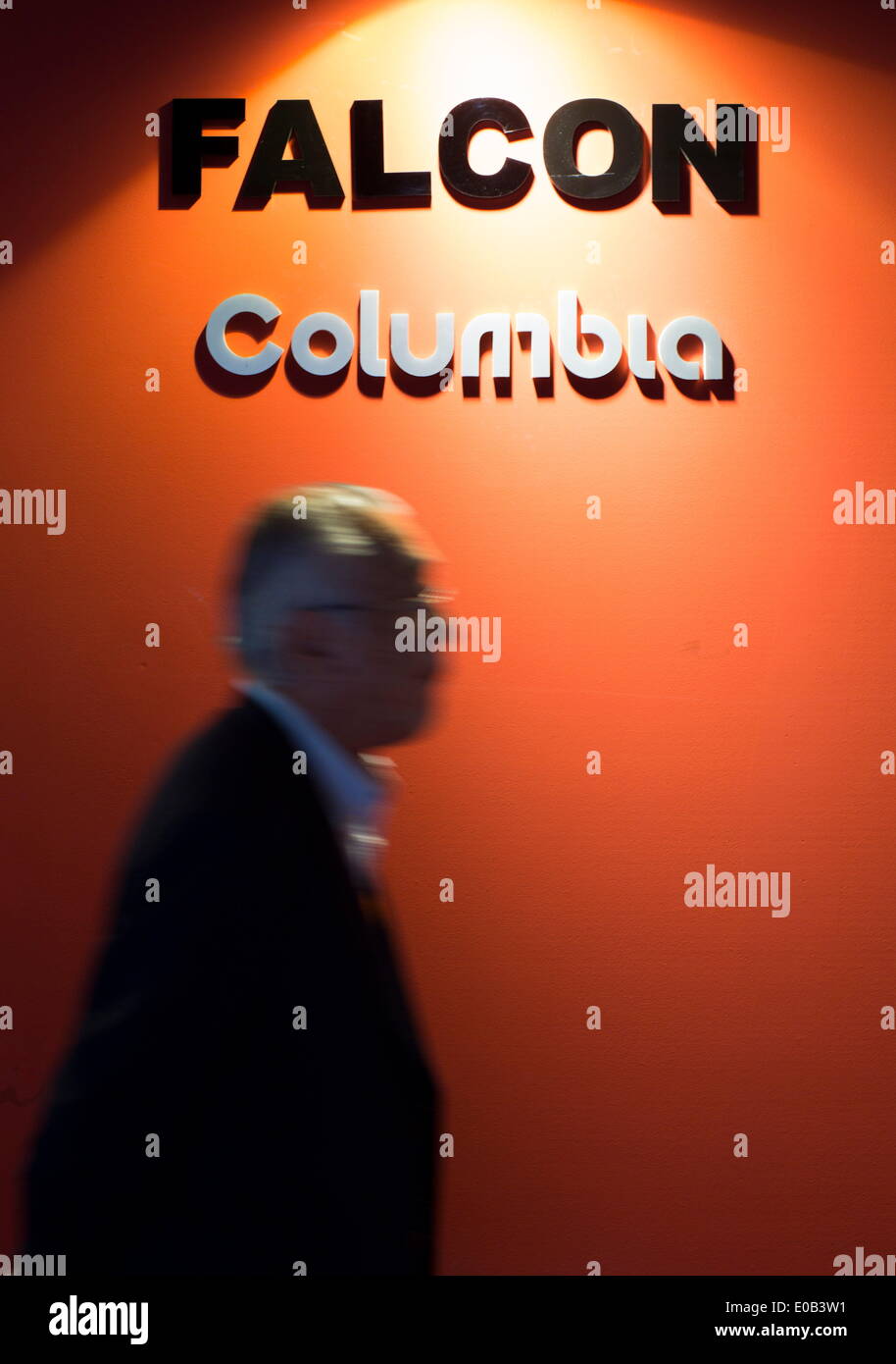 Tehran, Iran. 7th May, 2014. An employee of the South Korean FALCON ...