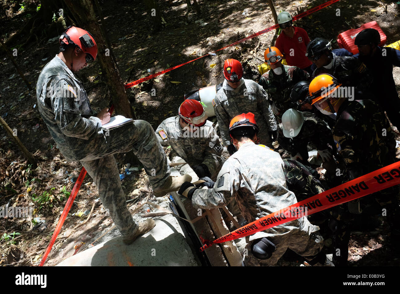 Visayas, Philippines. 8th Apr, 2014. Filipino soldier and urban rescue ...