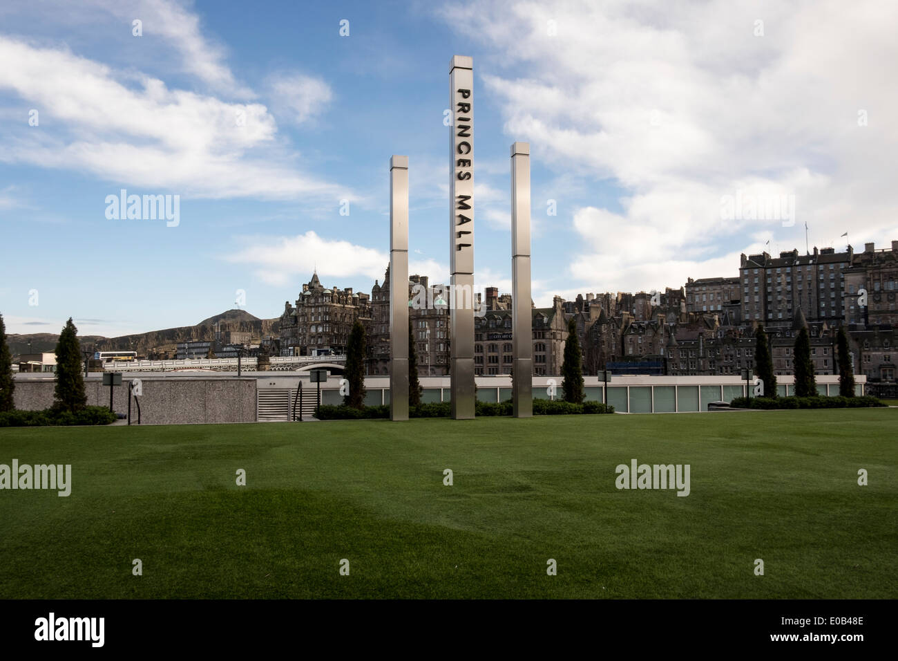 Princes mall edinburgh hi-res stock photography and images - Alamy