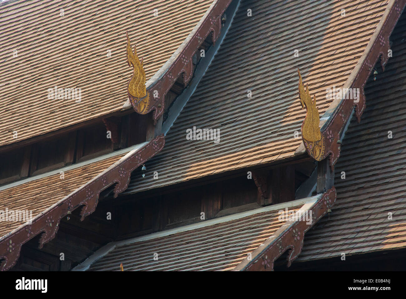 Buddhist temple roof hi-res stock photography and images - Alamy