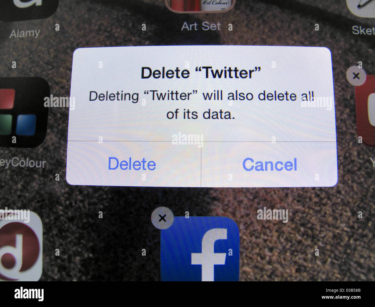 Deleting social media hi-res stock photography and images - Alamy