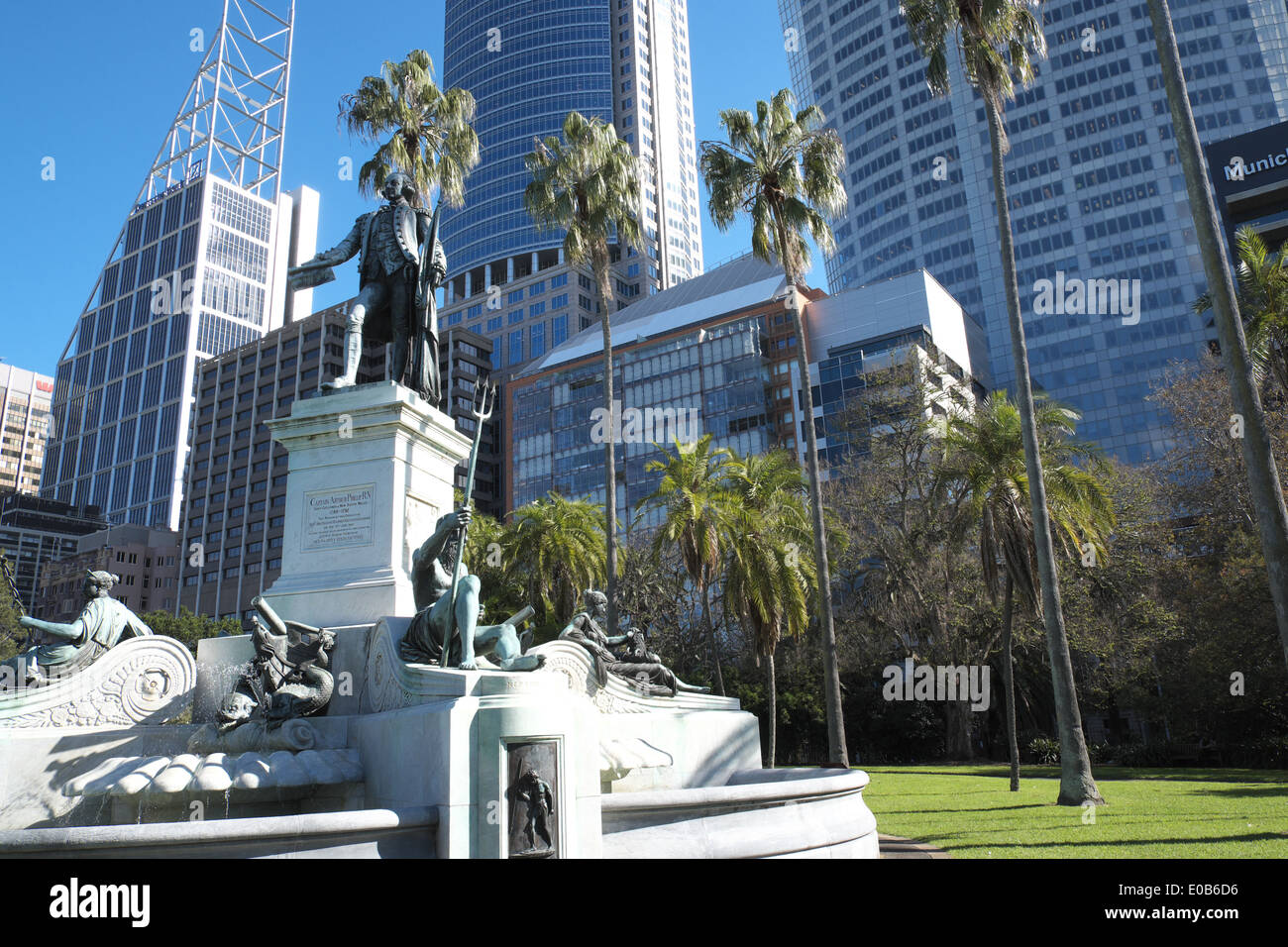Statue of Captain arthur phillip, first governor of NSW in Royal ...