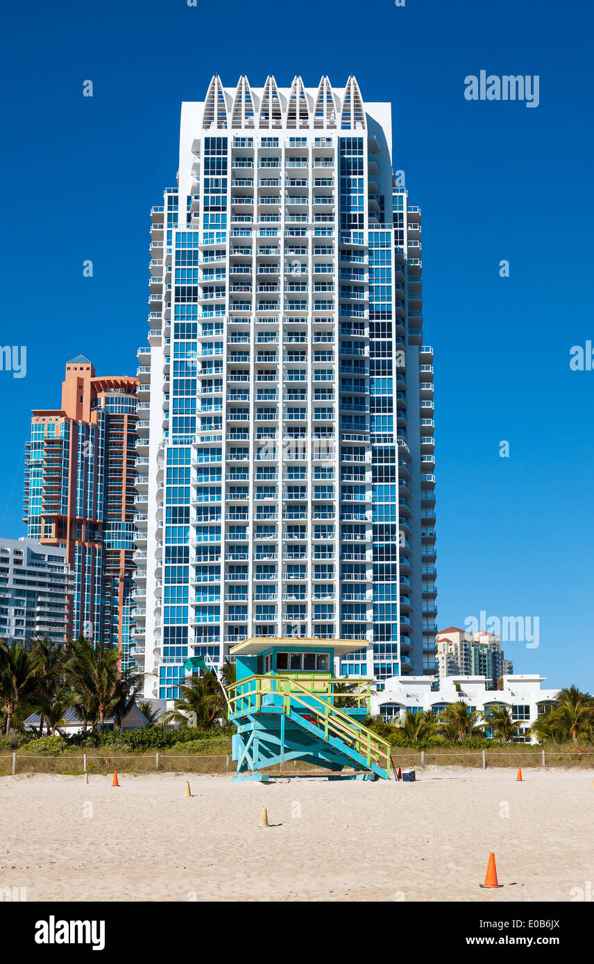 Miami Beach in Florida with luxury apartments and lifeguard tower Stock ...