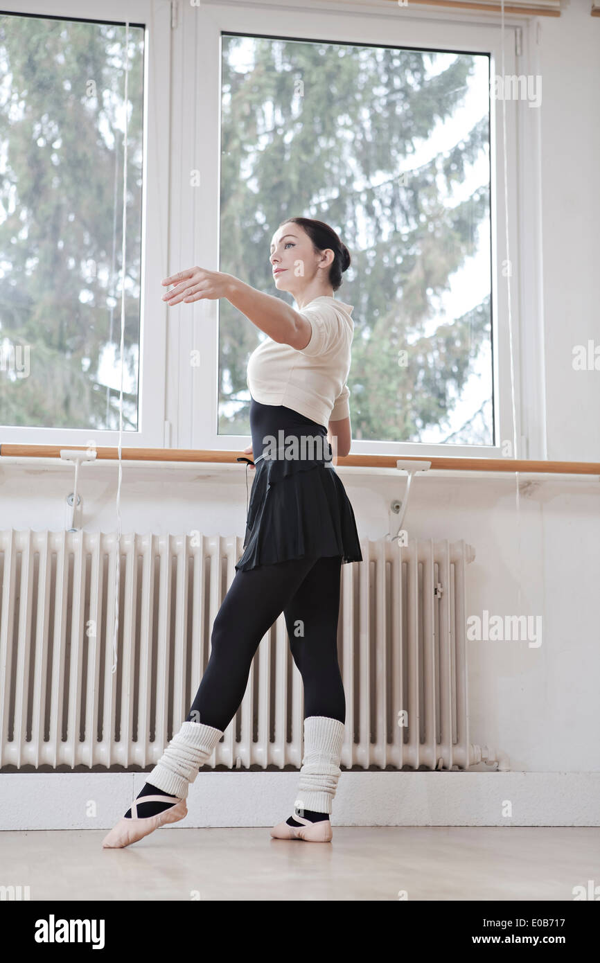 Ballet dancer at a rehearsal Stock Photo - Alamy