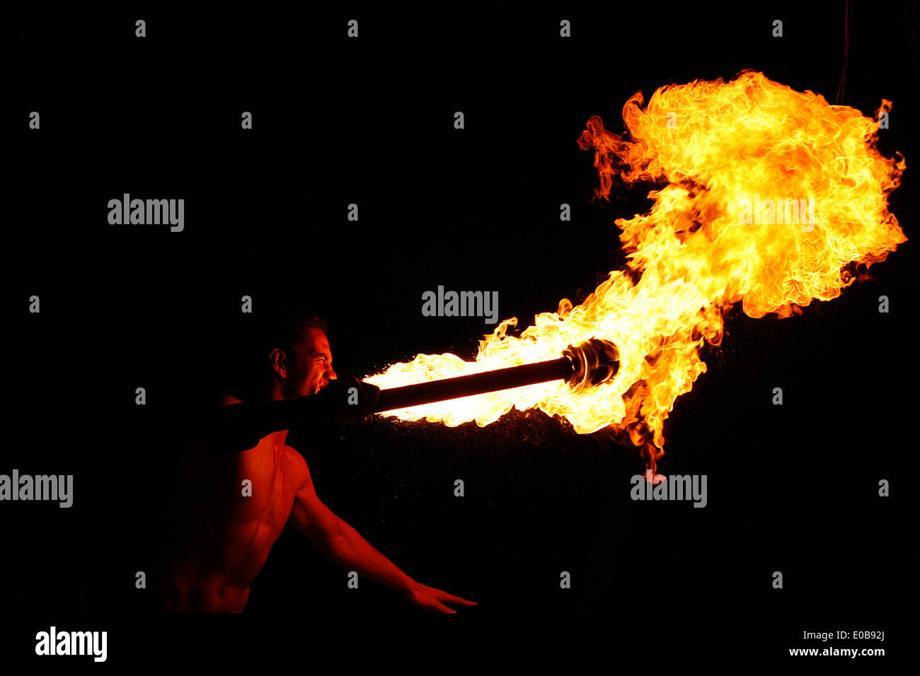 Amazing Fire Dancing during a Meke Night Mana Island Lagoon Resort Mana ...