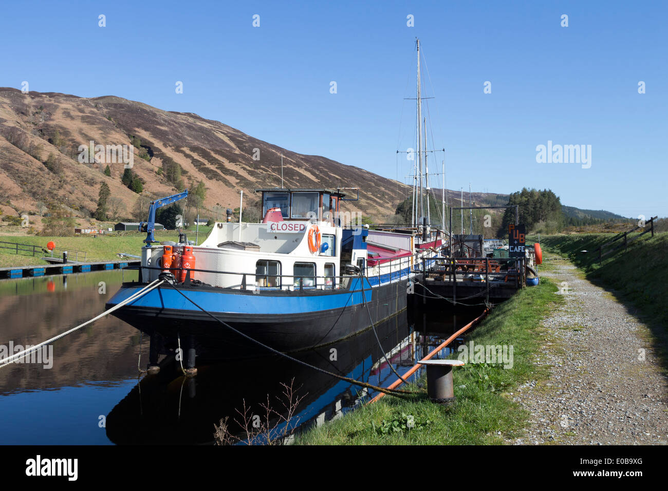 Caledonian canal canal boat hi-res stock photography and images - Alamy