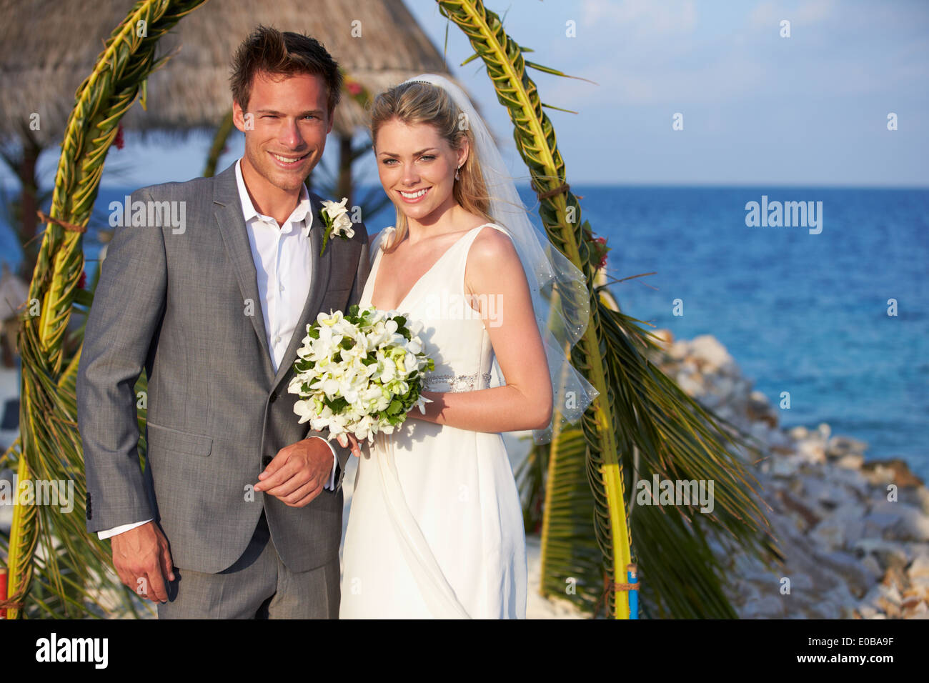 Beautiful bride groom portrait hi-res stock photography and images - Alamy