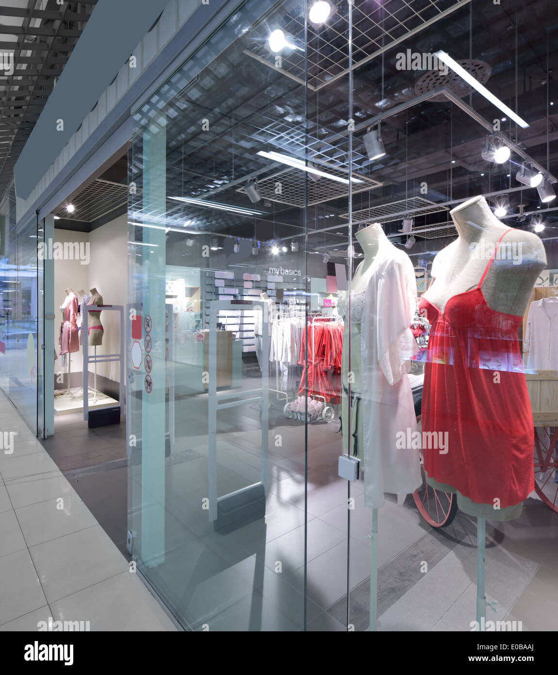 bright and fashionable window of modern european store Stock Photo - Alamy