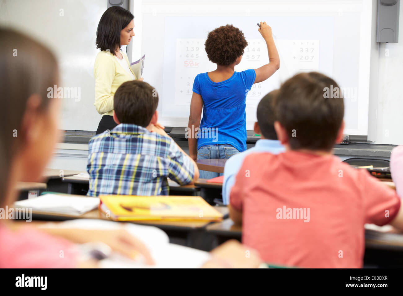 Interactive whiteboard classroom hi-res stock photography and images ...