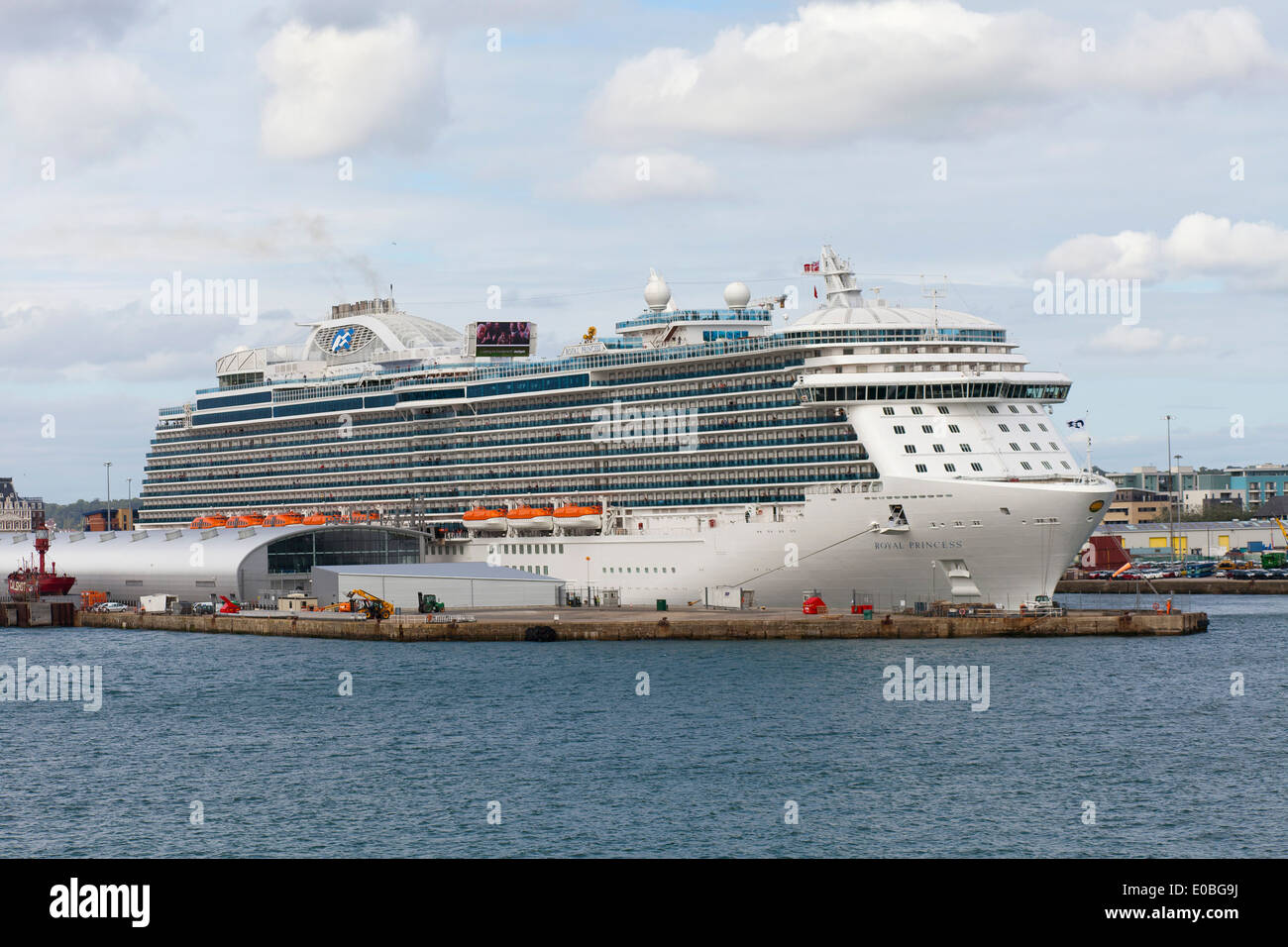 Royal princess cruise ship hi-res stock photography and images - Alamy
