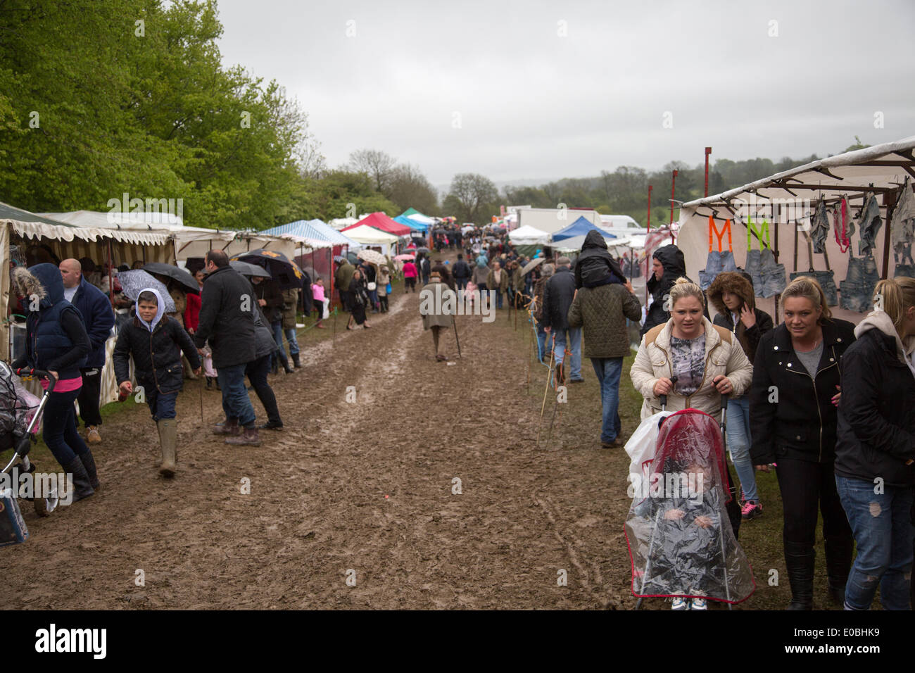 Gypsy horse fair at Stow on the Wold on a very wet day Stock Photo - Alamy