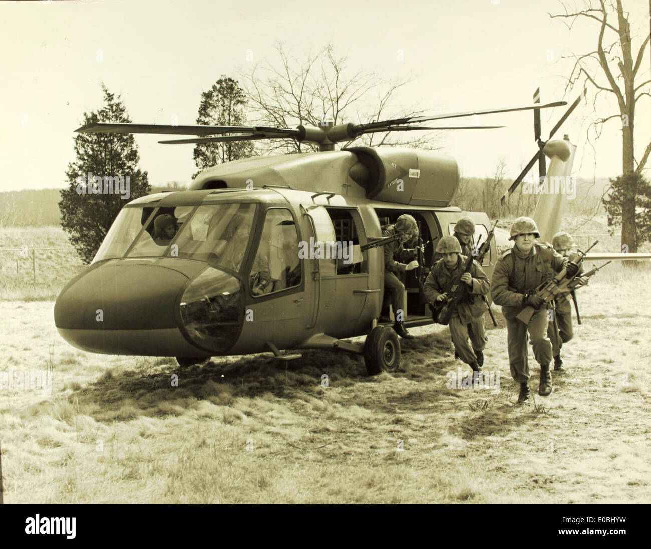 Sikorsky helicopter h 60 blackhawk hi-res stock photography and images ...