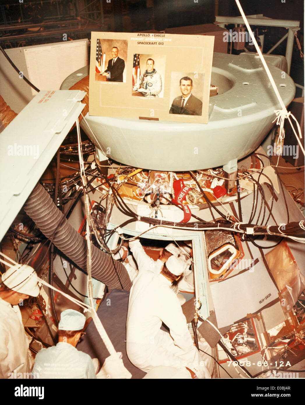 Spacecraft capsule hi-res stock photography and images - Alamy