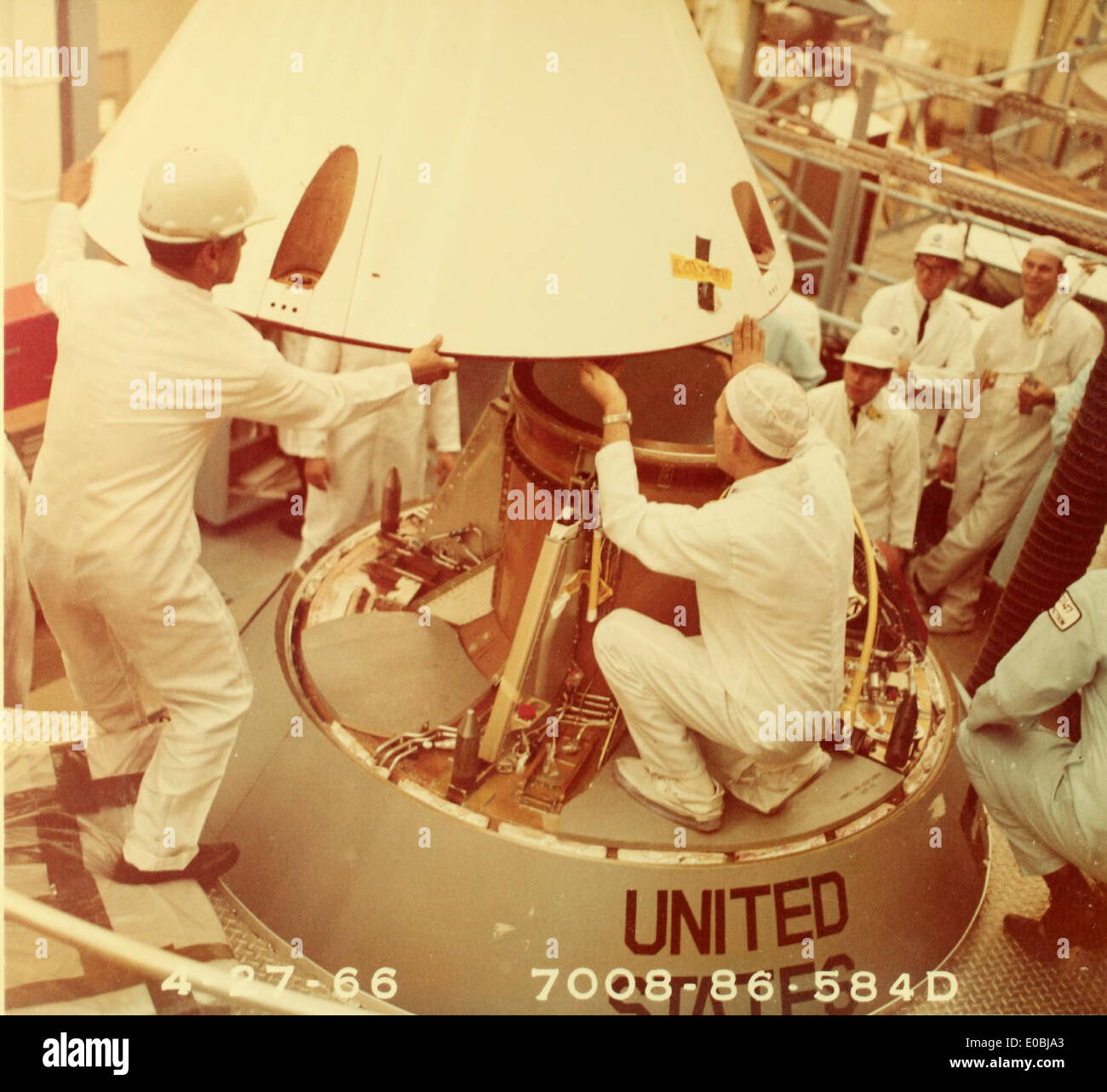 Apollo capsule hi-res stock photography and images - Alamy