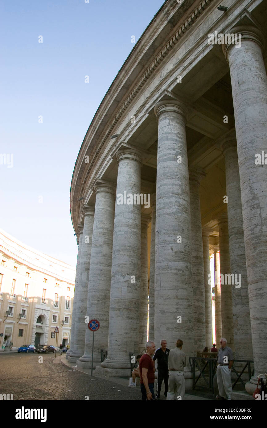 Colonnade of Bernini, Vatican city, Italy Stock Photo - Alamy