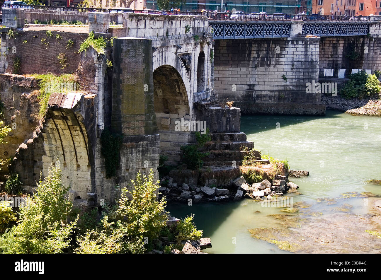 Bridge over Tiber river, Rome Stock Photo - Alamy