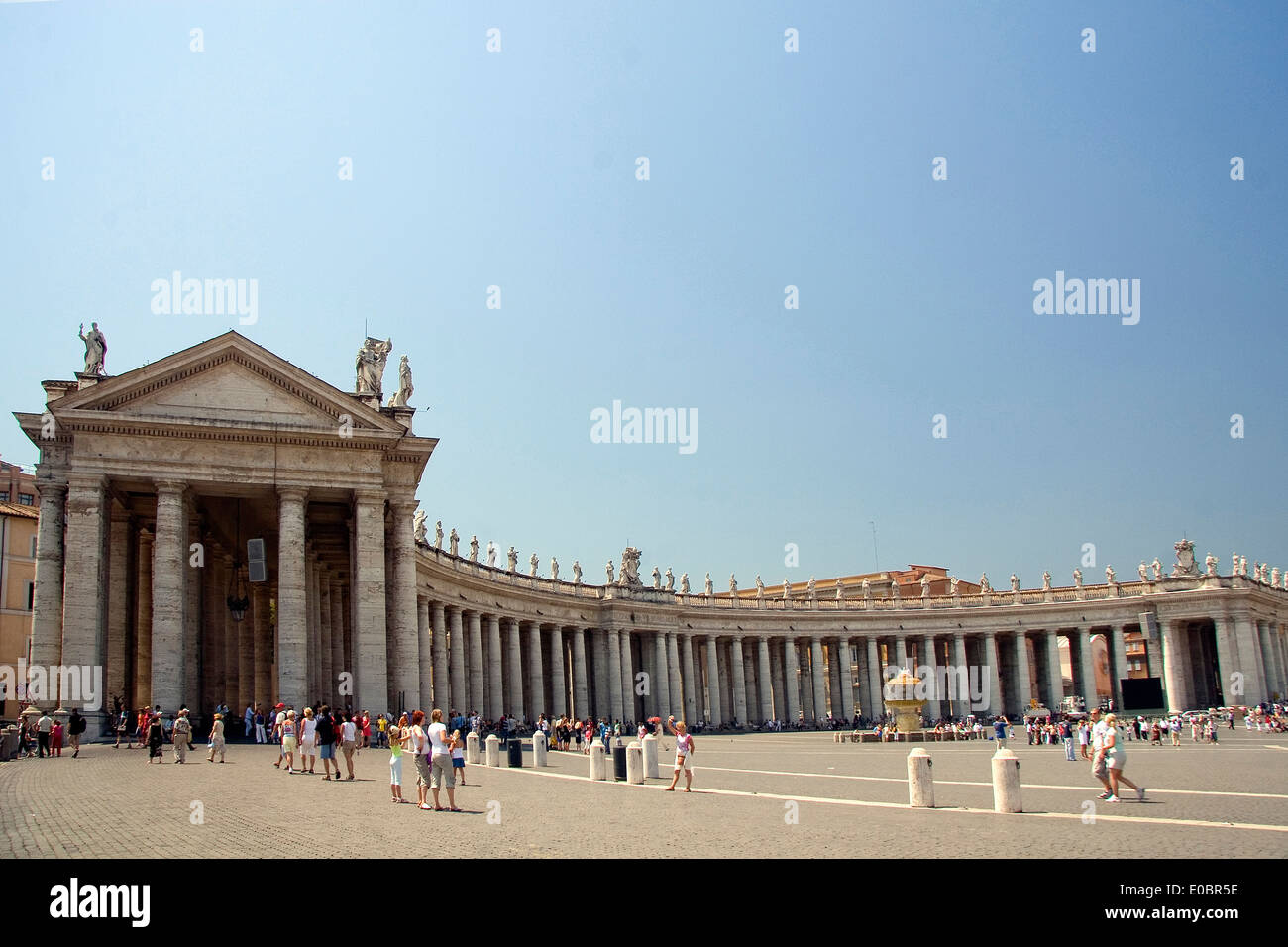 Colonnade of Bernini, Vatican city, Italy Stock Photo - Alamy