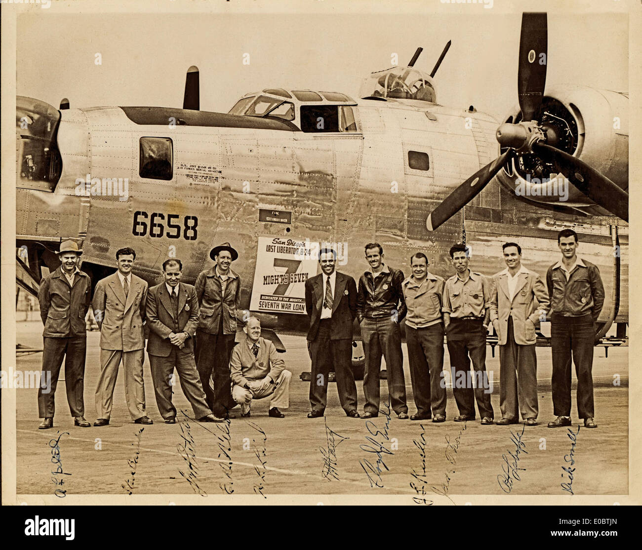 Aircraft assembly line hi-res stock photography and images - Alamy