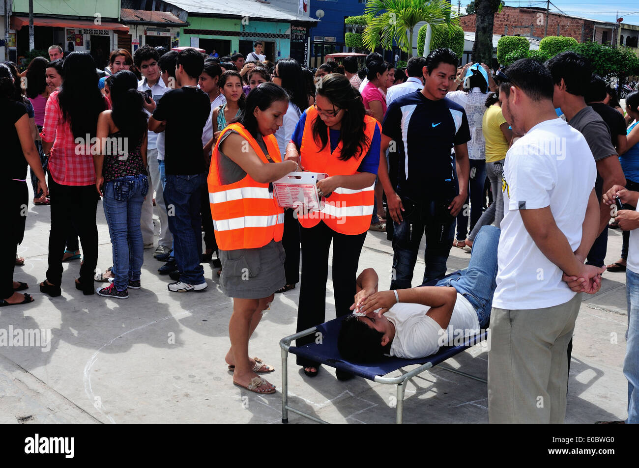Earthquake drill school hi-res stock photography and images - Alamy