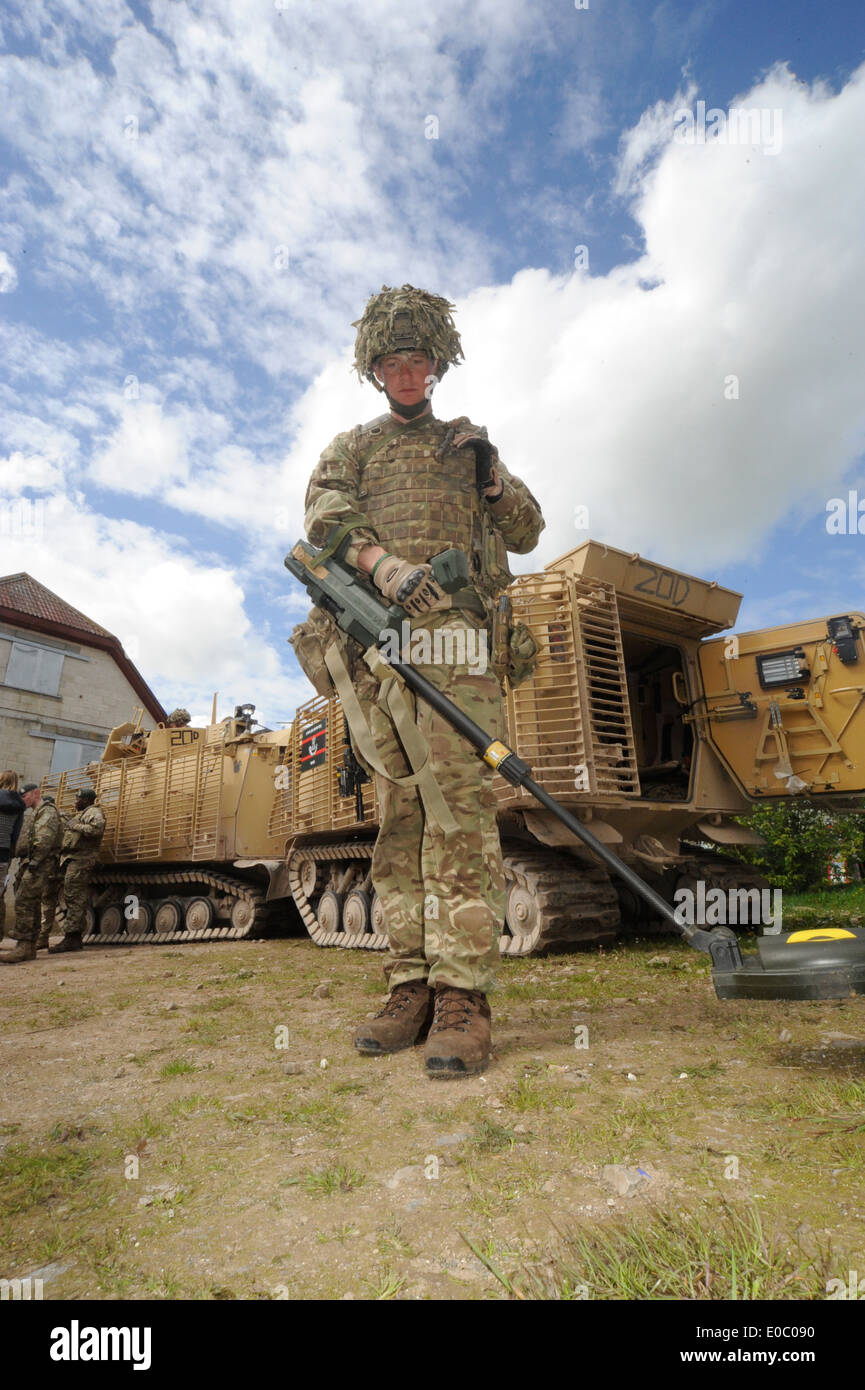 Mine detection system hi-res stock photography and images - Alamy