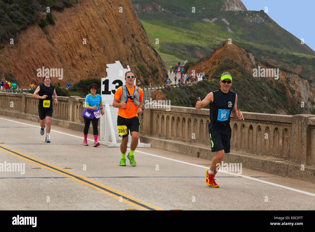 Half way marathon hi-res stock photography and images - Alamy