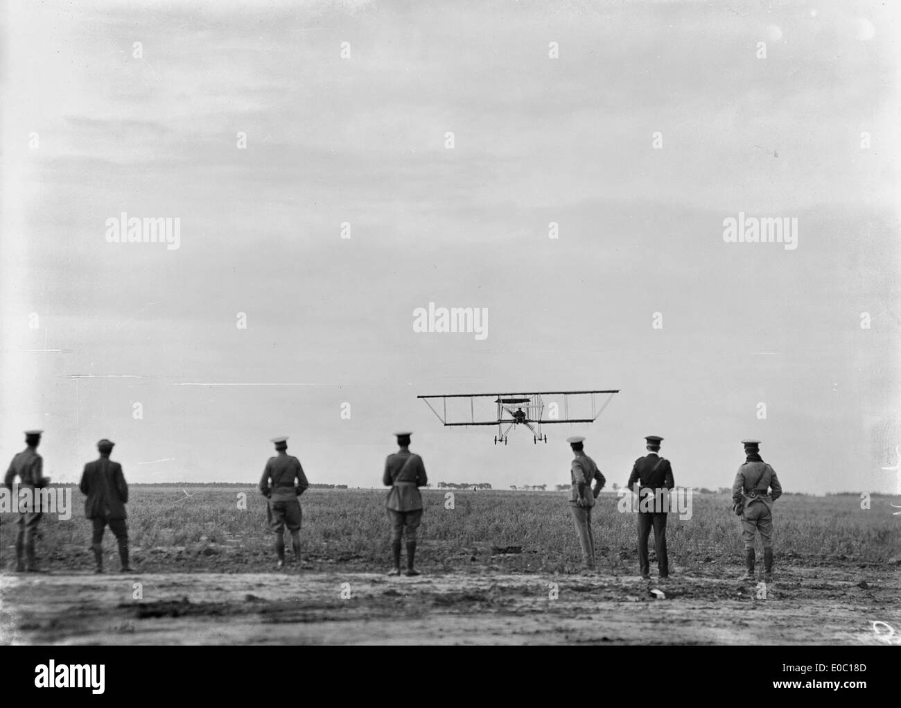 An aircraft lands Stock Photo - Alamy