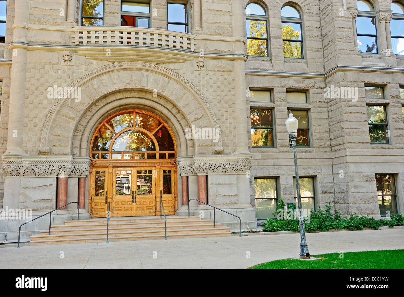 County building hi-res stock photography and images - Alamy