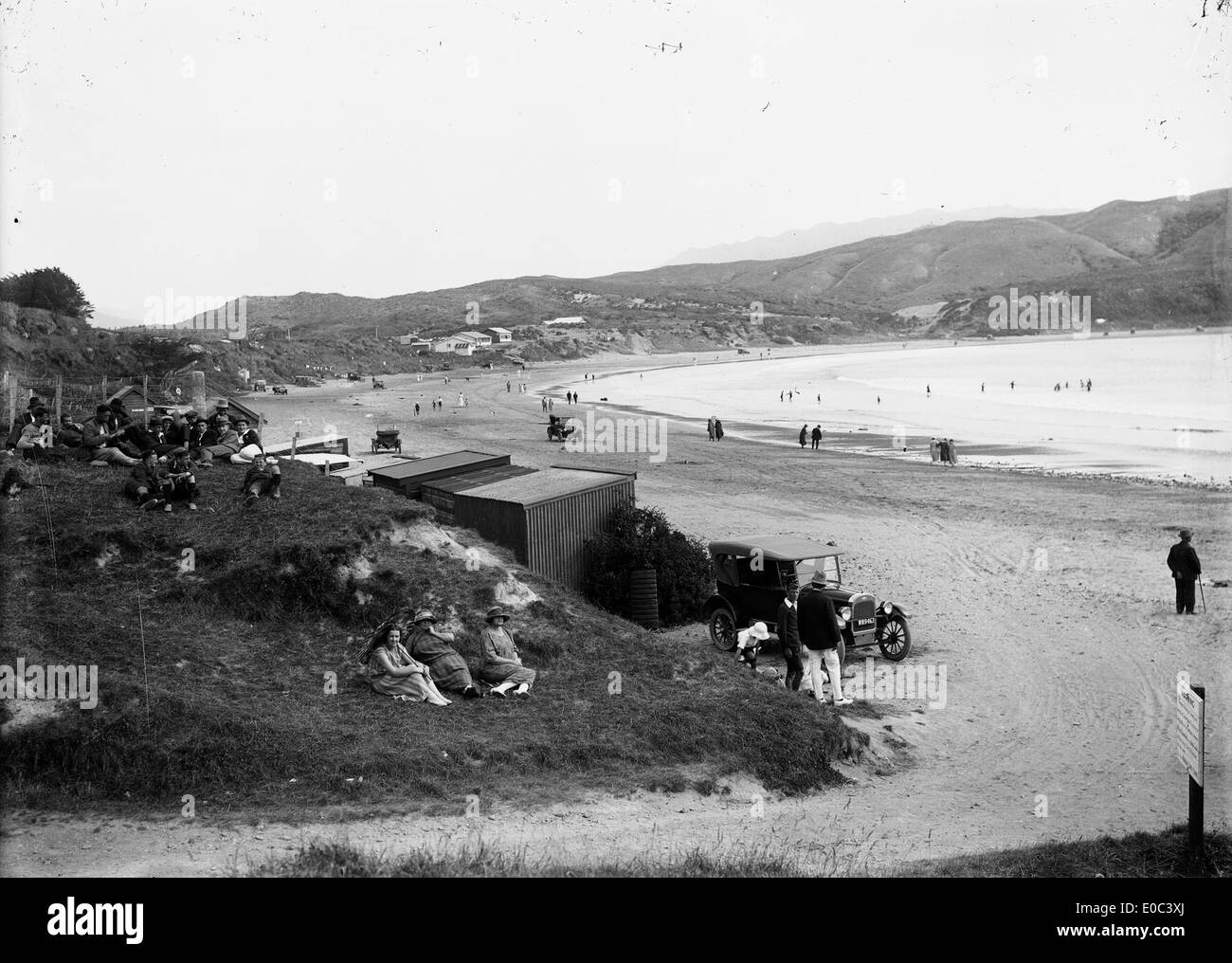 1920s beach hi-res stock photography and images - Alamy