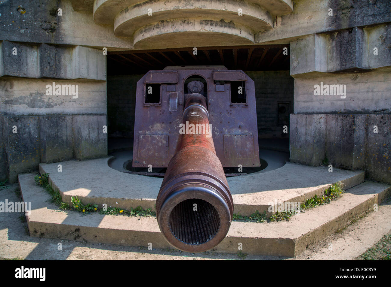 German 150mm gun at the Longues-sur-Mer Battery - part of the D-Day ...