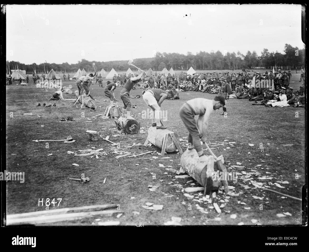 The 1918 wood chopping competition at the New Zealand Base Depot Sports ...