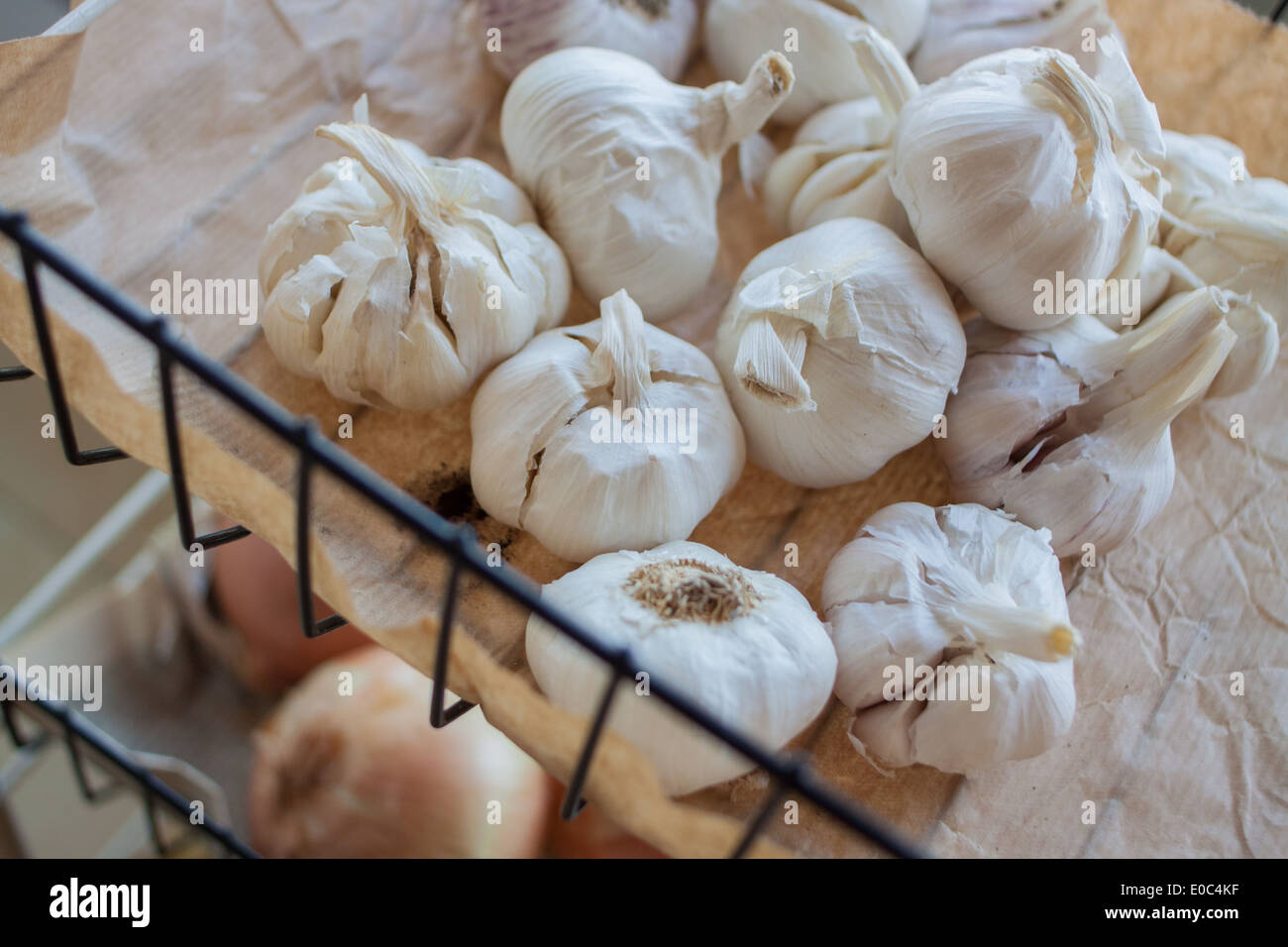 Garlic cart paper hi-res stock photography and images - Alamy