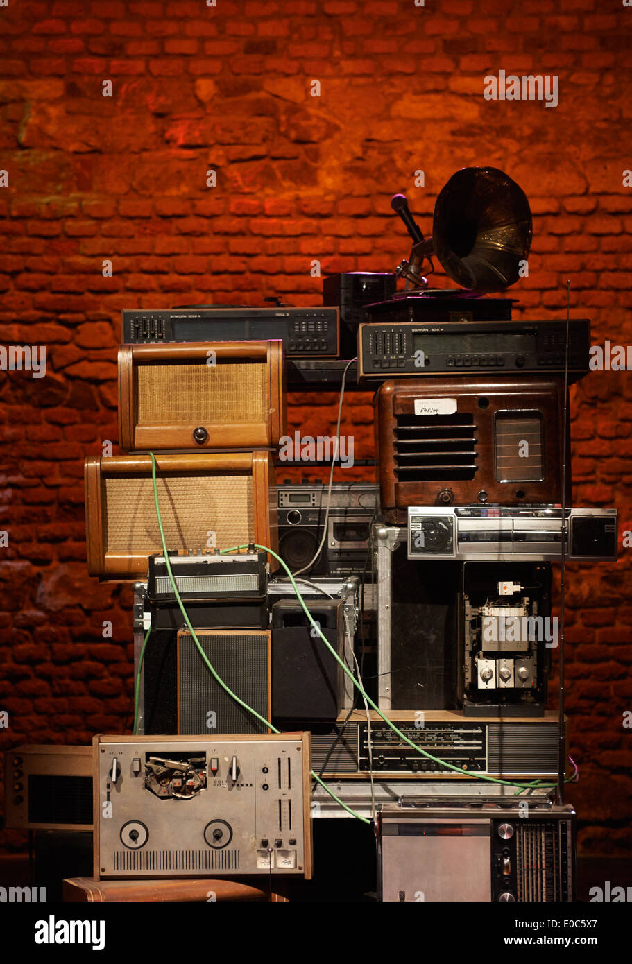 Vintage Radios Stock Photos & Vintage Radios Stock Images - Alamy