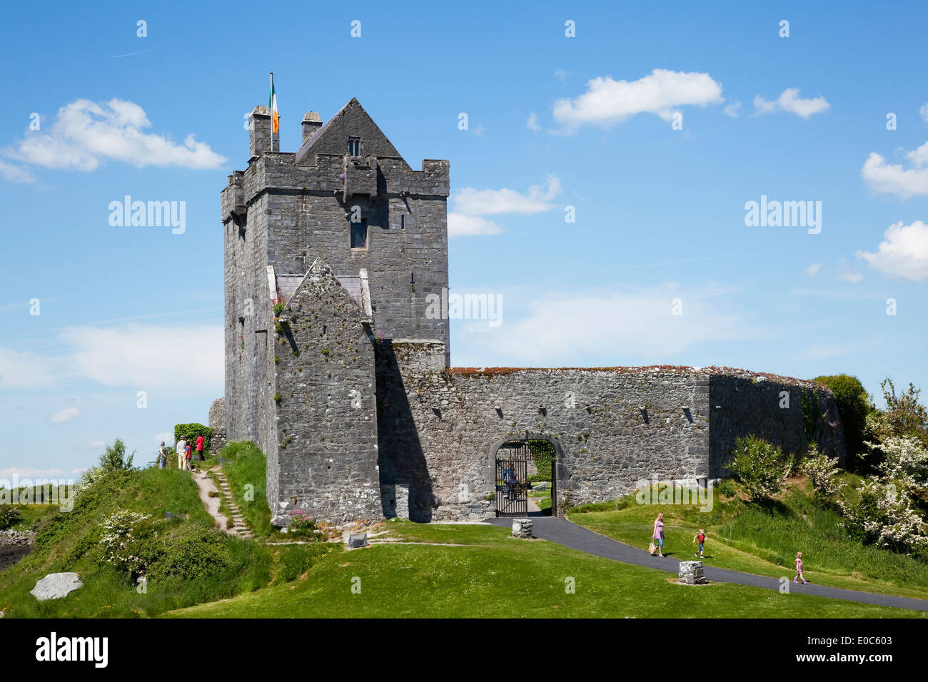 Dunguaire Castle; Kinvara, County Galway, Ireland Stock Photo - Alamy