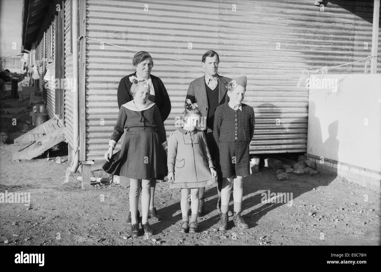 Australian war memorial family hi-res stock photography and images - Alamy