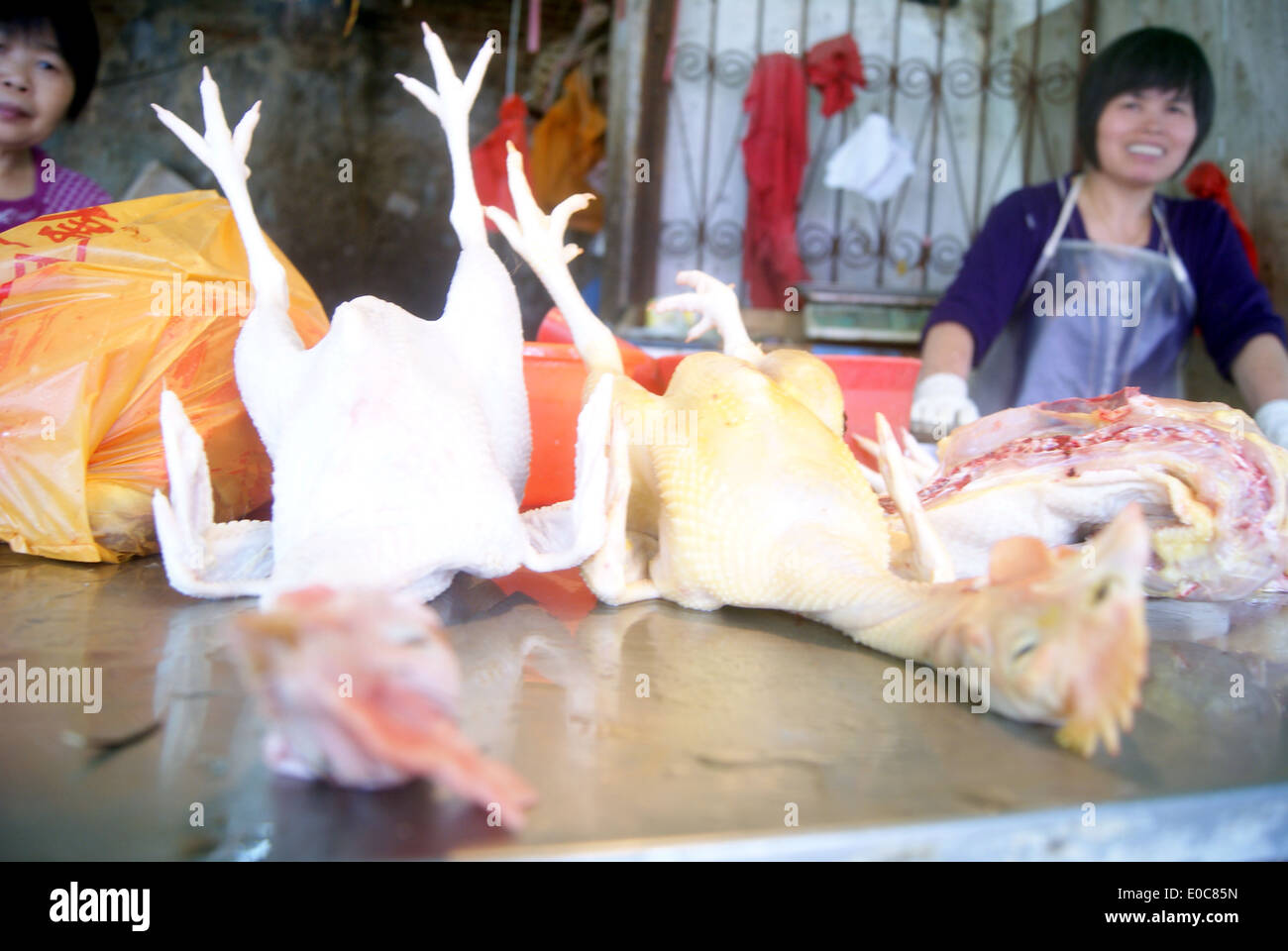 Farmers market chicken stalls, in Shenzhen, China Stock Photo - Alamy