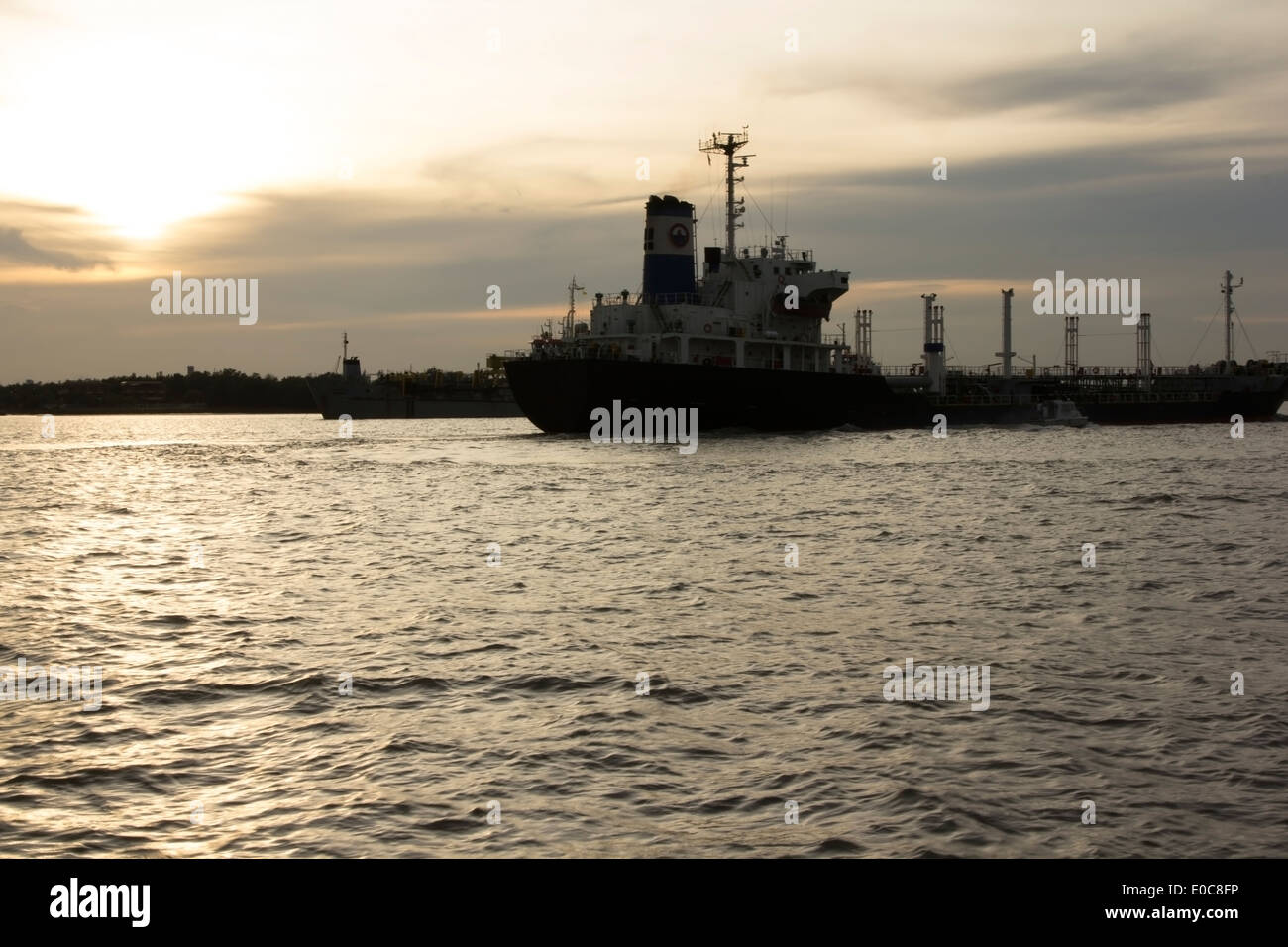 Merchant marine ship hi-res stock photography and images - Alamy