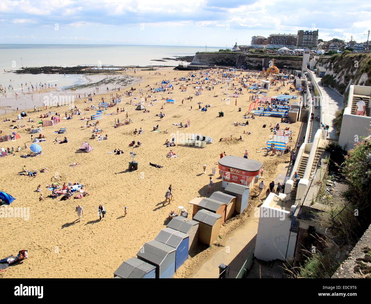 Sandy beach kent hi-res stock photography and images - Alamy