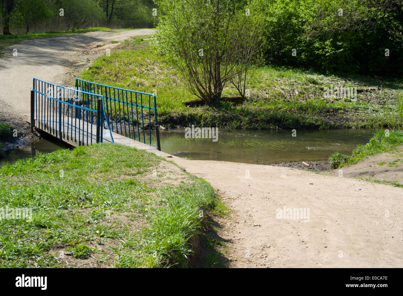 Bridge footpath hi-res stock photography and images - Alamy