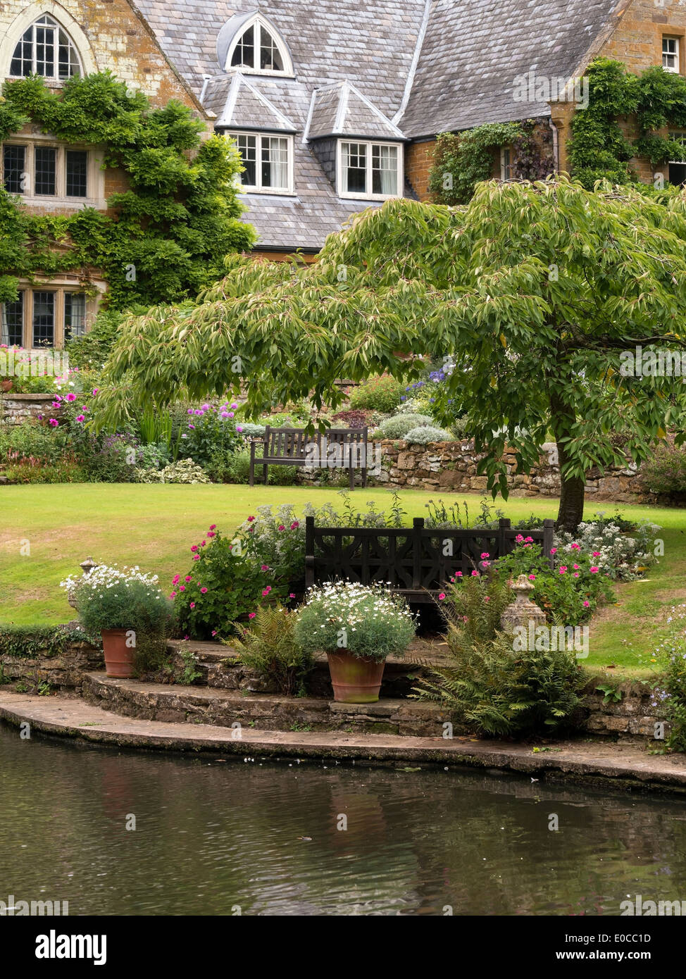 English manor house hi-res stock photography and images - Alamy