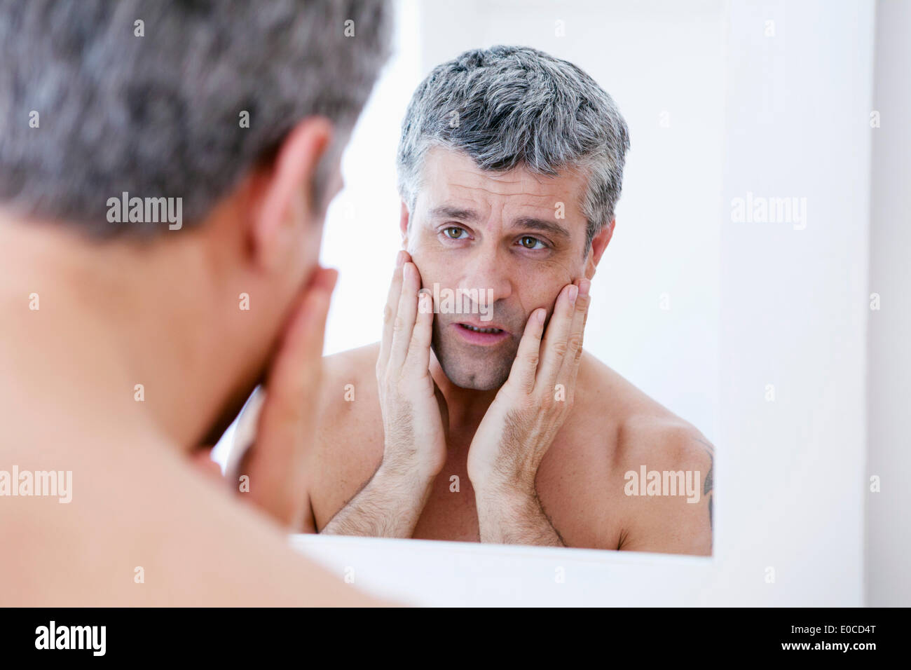 Mirror man hi-res stock photography and images - Alamy
