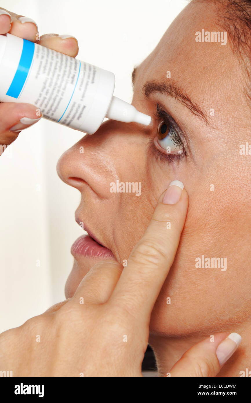 Membrane over eye hi-res stock photography and images - Alamy