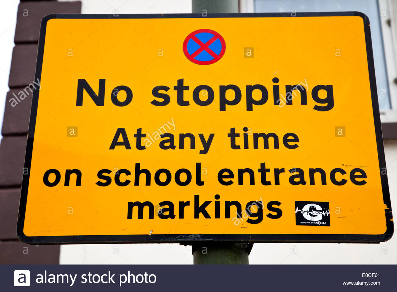 Sign Traffic Warning No Stopping Stock Photos & Sign Traffic Warning No ...