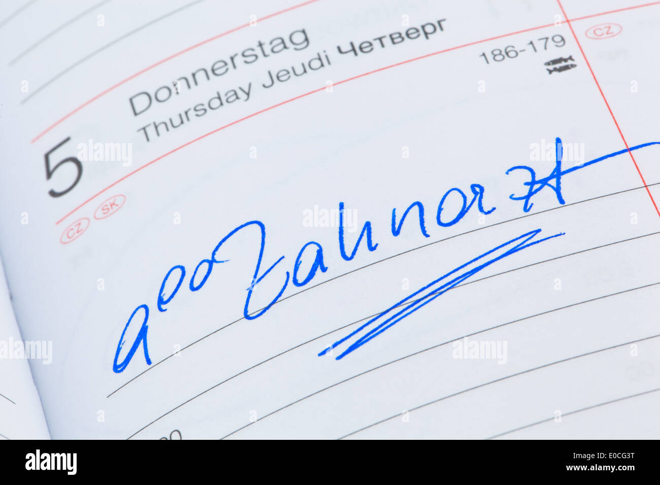 Ein termin ist in einem kalender eingetragen hi-res stock photography ...