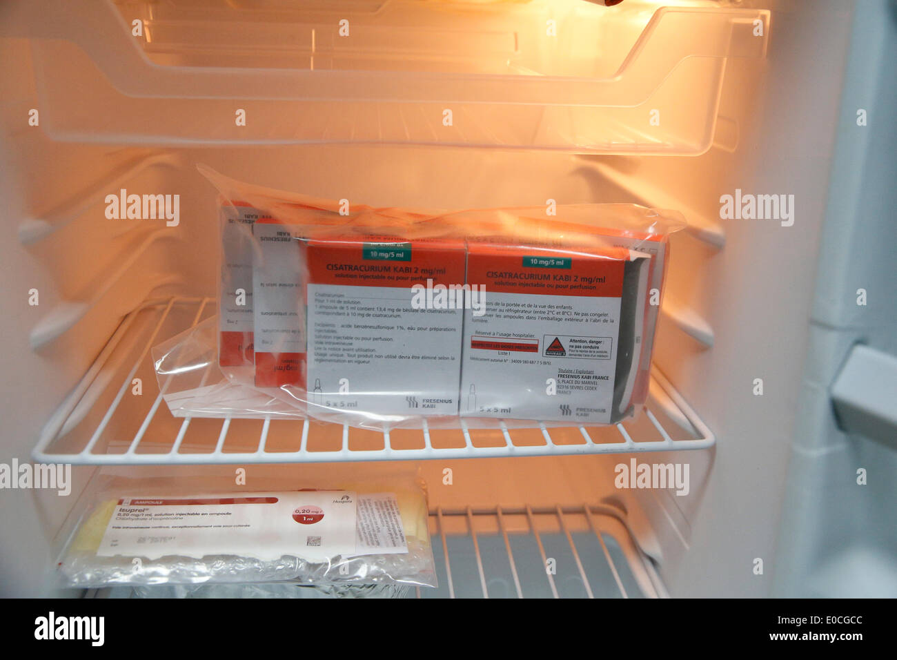 Hospital medicine fridge hi-res stock photography and images - Alamy